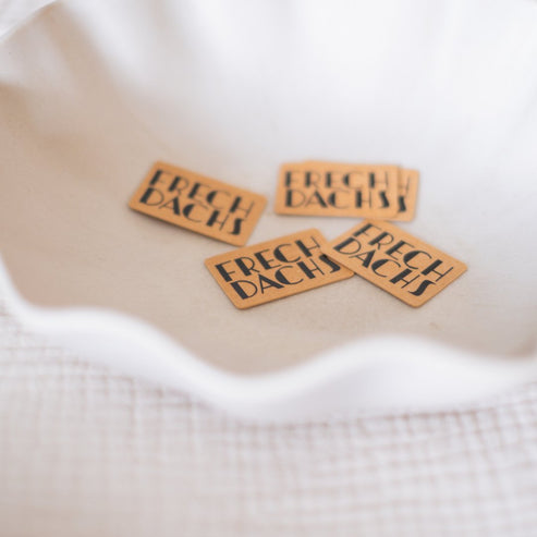 Würfel & Mütze - Snap Pap Label "Frechdachs"